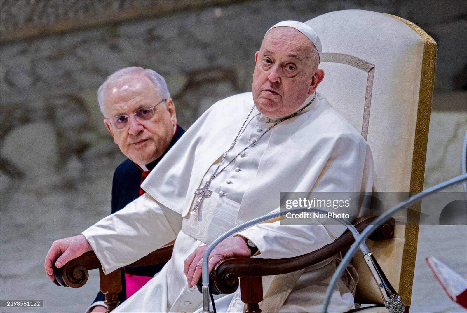 Bergoglio parece que muere este 2025. Después de él llega el anticristo ...